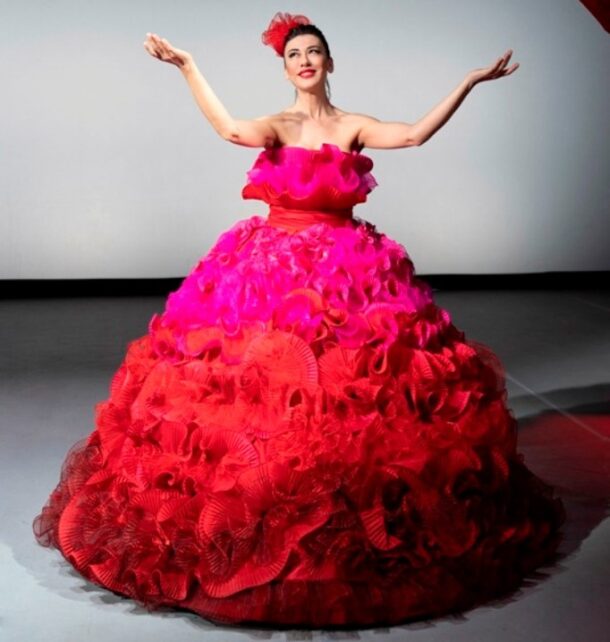 Virginia Raffaele accende ‘Illuminarsi’‘Samusà’ apre la stagione dei ...